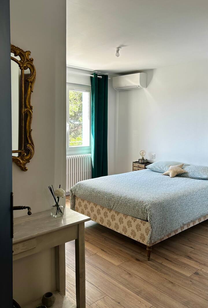 Chambre Indépendante Dans Joli Village Provençal - Éguilles