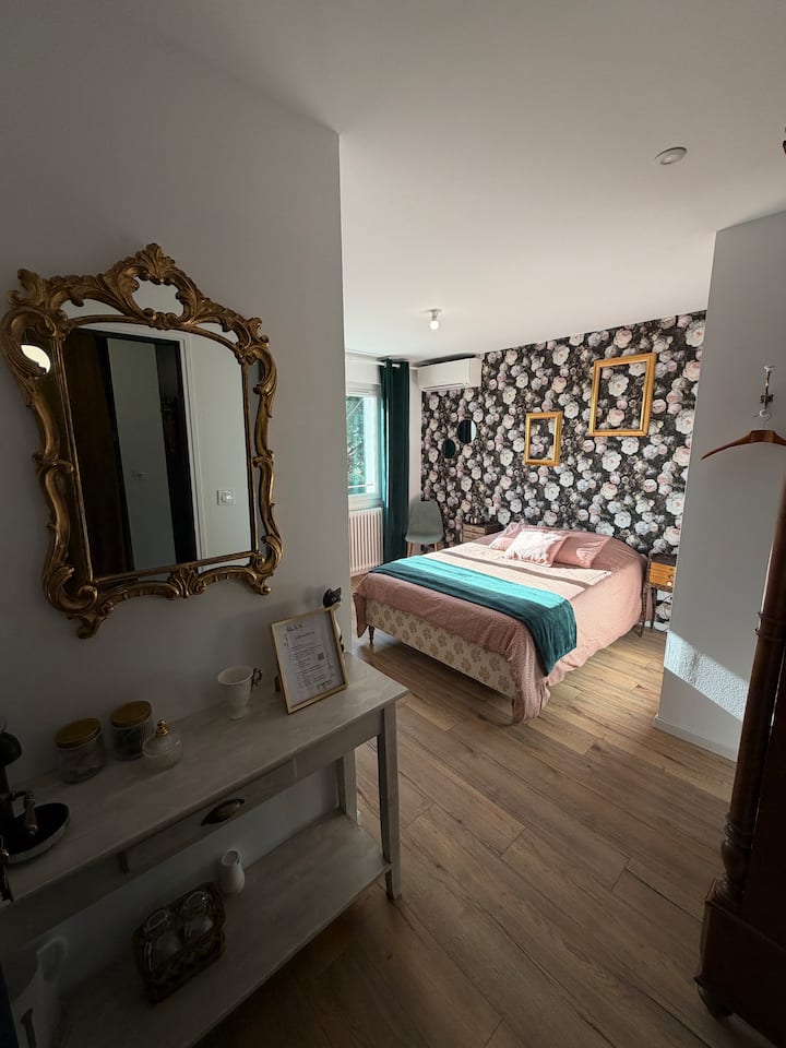 Chambre Indépendante Avec Vue Sur Vallée. - Éguilles