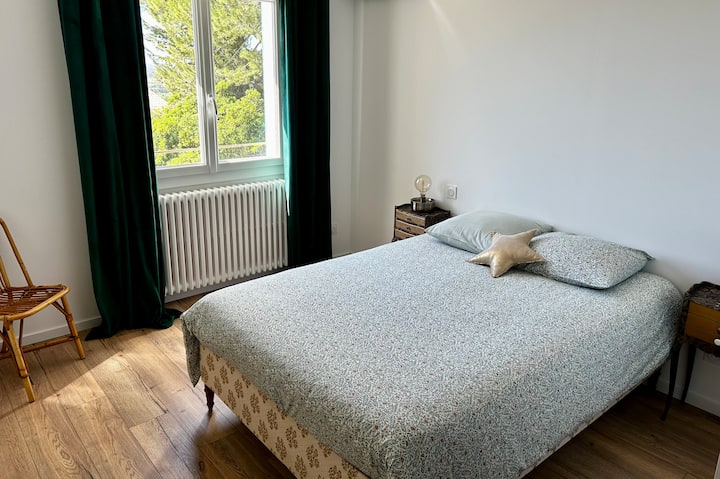 Chambre Indépendante Dans Joli Village Provençal - Éguilles