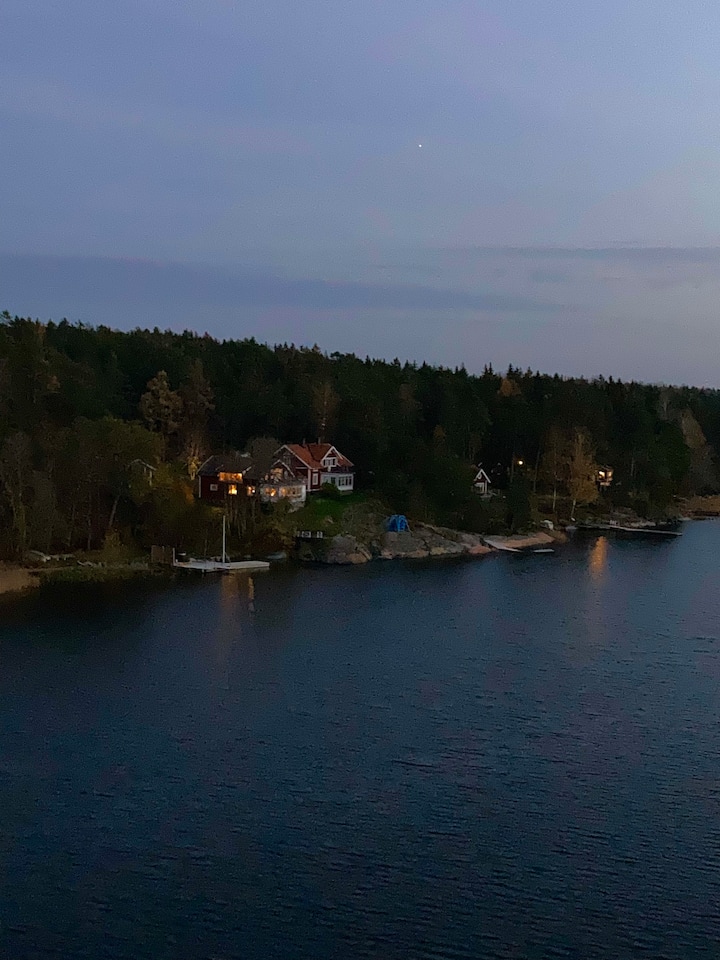 Historical Beach House - Hallstavik