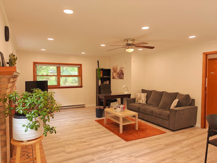 Cozy & Spacious Ground Floor Suites W/ Sep. Entry - Blacksburg, VA