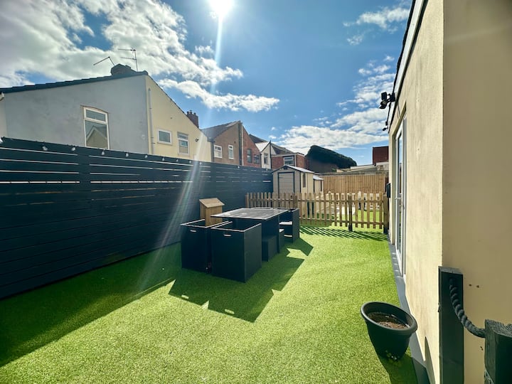 Sienna Ground Floor 2bed With Garden - Blackpool