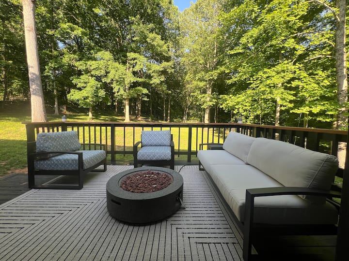 Cozy 3br Getaway | Lake Access, Fire Pit, Trails - Clarkesville, GA