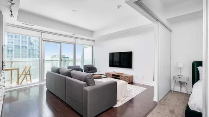 Modern Suite Near Cn Tower With Parking - Toronto
