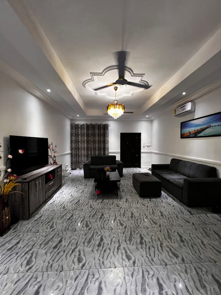 Ghl- Entire En-suites 4 Br - 3 K 1 Q Sleep 8 - Ghana