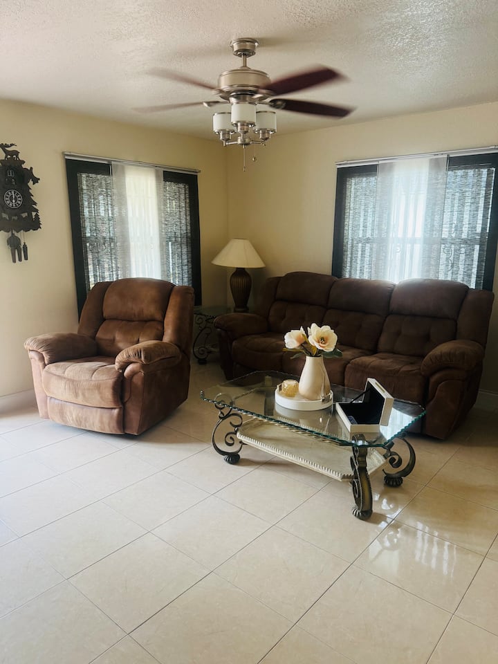 Villa #2 - Near To Stadium “Ideal  For Long Stay" - Tampa