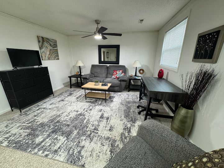 Restful Retreat. Close To The Interstate. - Omaha, NE