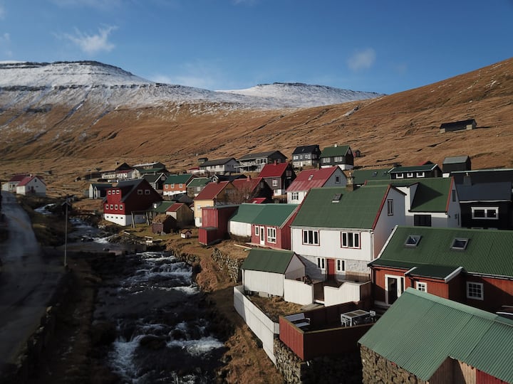 Á Grótheyggi - Islas Feroe