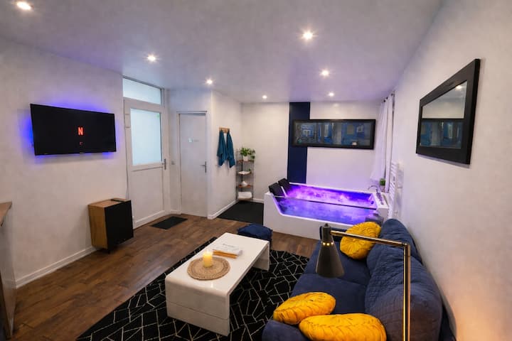 La Bulle Bleue Jacuzzi Netflix Wifi - Marne