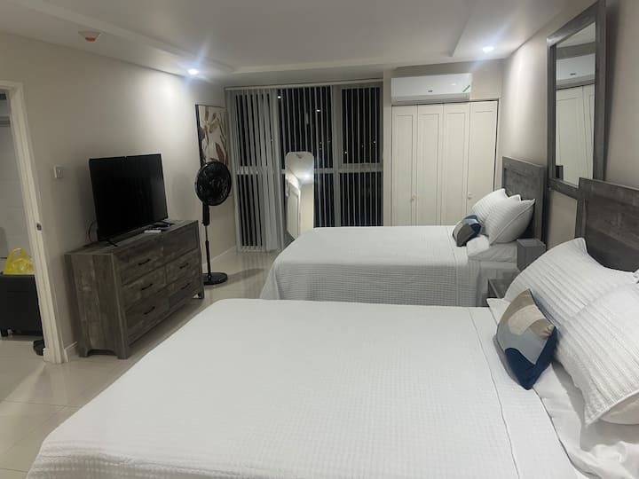 Bayfront Getaway - Jamaica