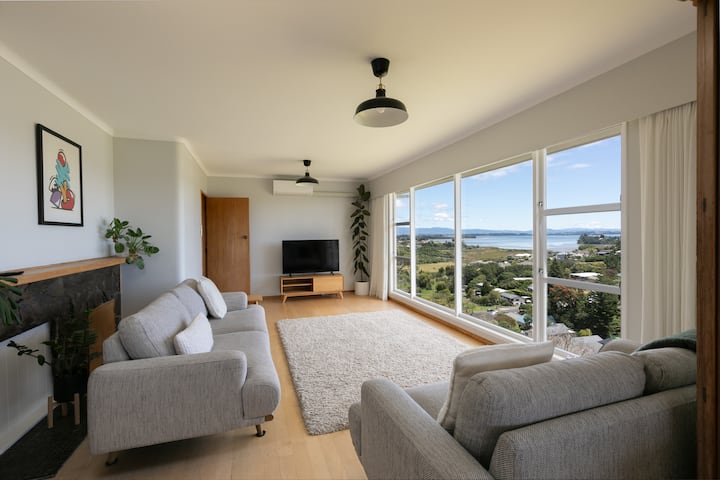 The Hilltop Hideaway - Tauranga