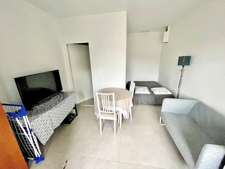 Joli Studio Neuf à 10mins à Bordeaux - Lormont