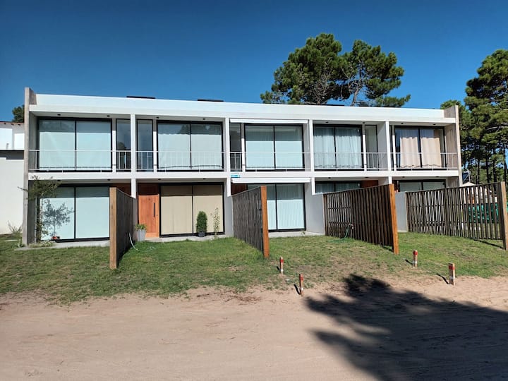 Alquilo Dúplex Nuevo En Pinamar - Pinamar