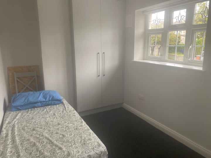 Double Bedroom In Dublin11 - スウォーズ