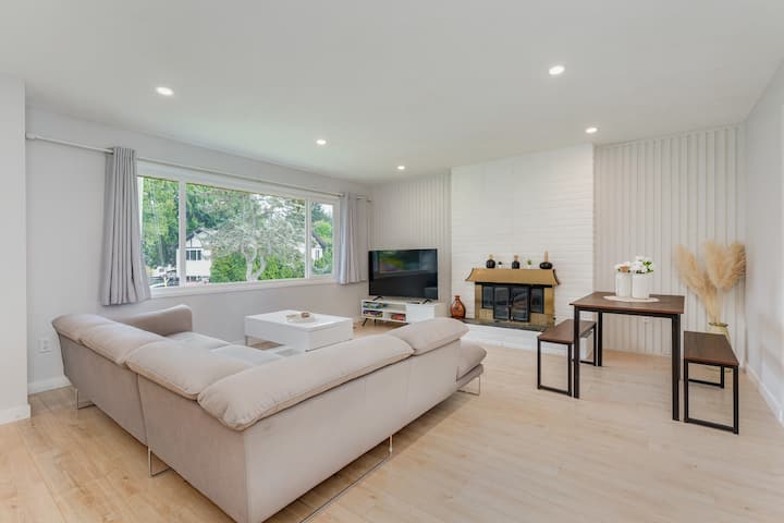 Stunning House In Victoria, Bc - Langford