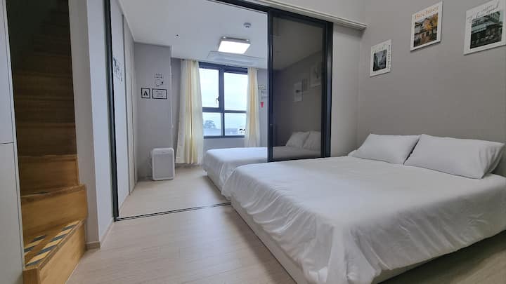 파인앤유오션시티 306호 라텍스 트윈베드 복층 오션뷰(25년 10월 리뉴얼 All새제품) - 울진군