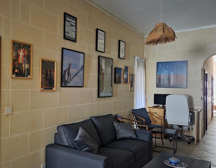 Spacious Quiet 3 Bedroom 3 Bathroom Apartment - Malta