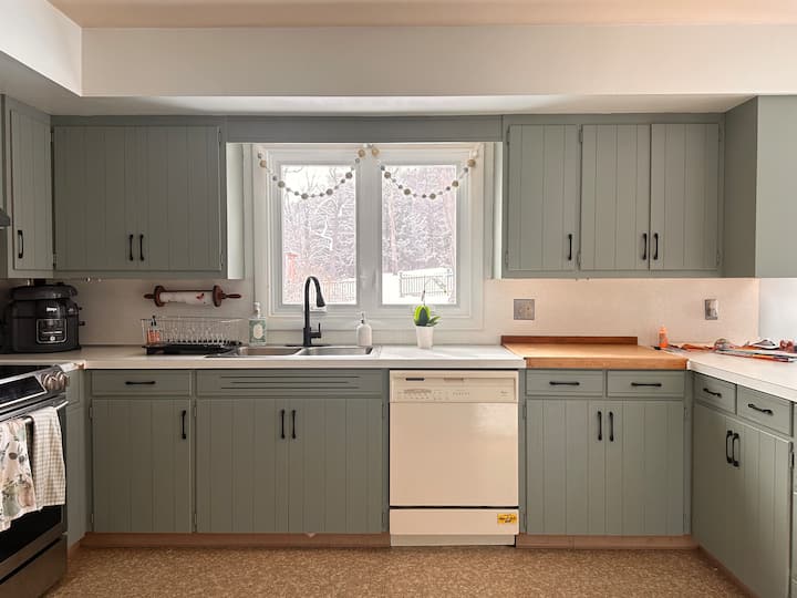 Entire Home With Large Yard And Creek - Cayuga Lake, NY