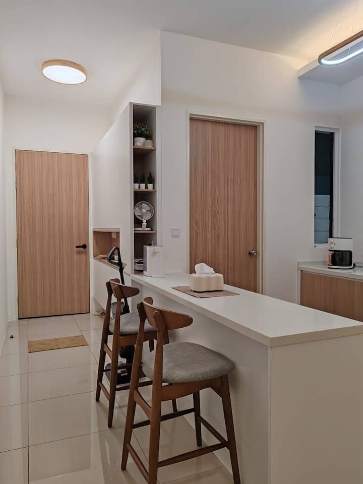 Cozy Home @ Convenient Location - 풀라우 피낭