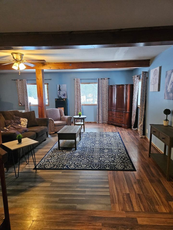 Salmon Creek-big Home With Huge Yard! - Seward, AK