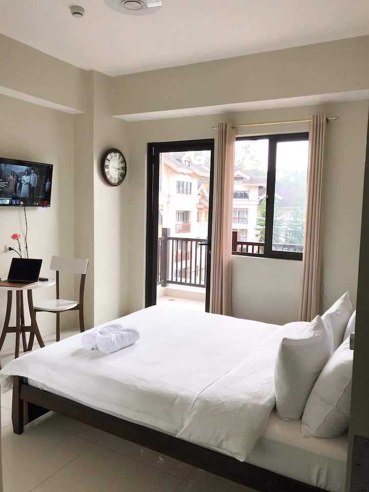 Cozy Suite With Balcony - Baguio