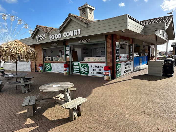 Pleasure Spot - Frinton-on-Sea