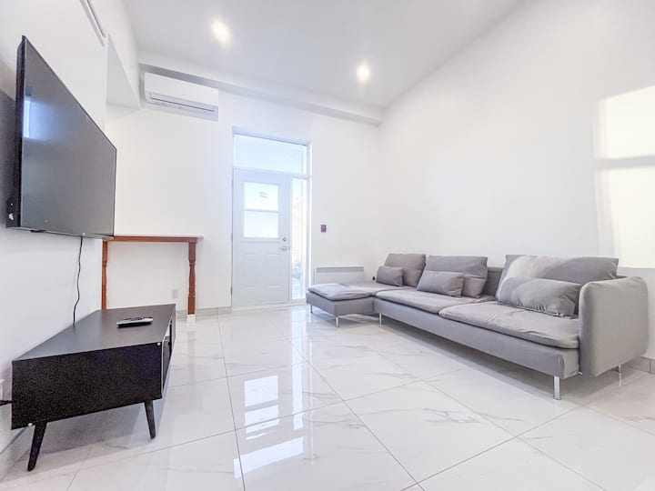 Simple Luxury 2br - Downtown Mtl - Montréal, QC