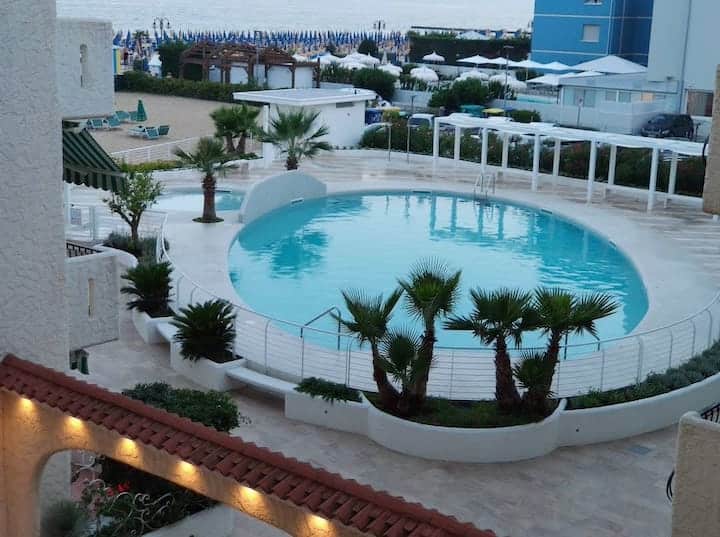 Relax A 50 Metri Dal Mare Con Spiaggia E Piscina - Lido di Jesolo