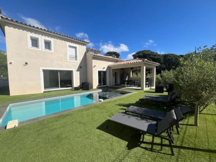 Belle Villa Neuve Avec Sa Piscine Chauffée! - Saint-Tropez