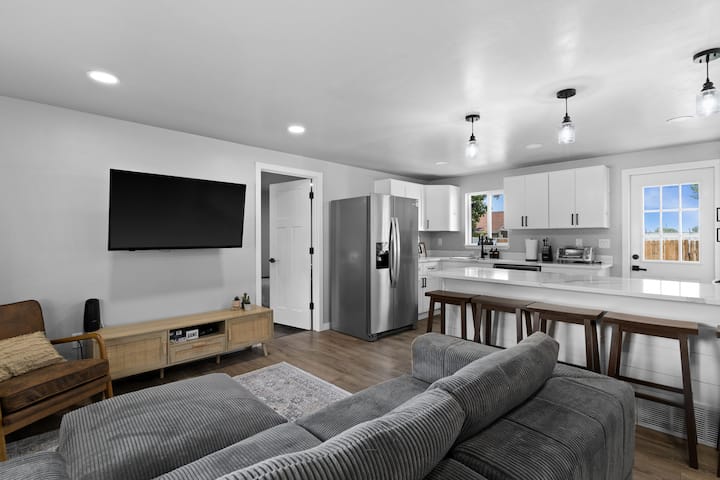 Pet-friendly, 2br Modern Home With Fenced-yard - Casper, WY