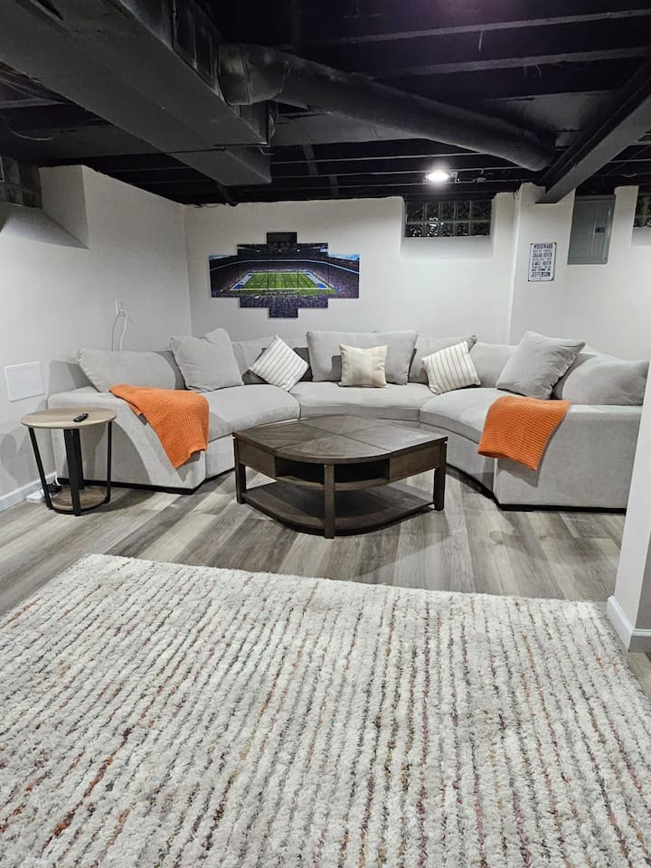 Modernized Dearborn Gem-telegraph/ford Rd - Dearborn, MI