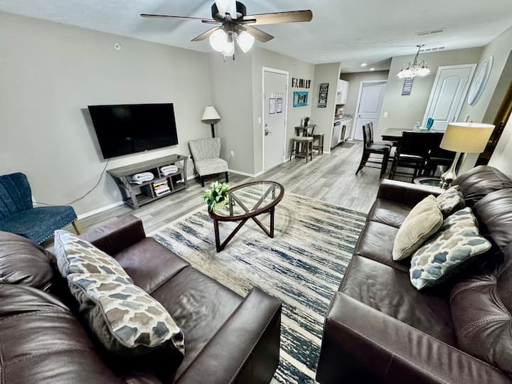 Dual Vista-two Stunning Condos Together! Sleeps 16 - Branson, MO