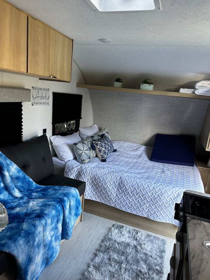 Comfy Camper - Deerfield Beach, FL