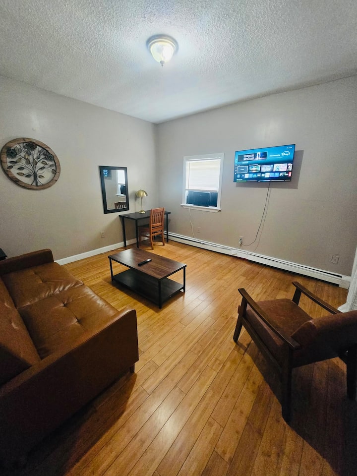 Spacious Apartment Near Whole Foods, Miriam, Brown - Providence, RI