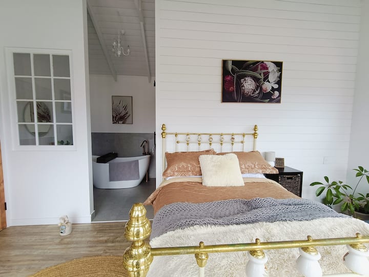 Hearts Haven; Homestead, 2 Bedrooms, Views & More - Tamar Valley