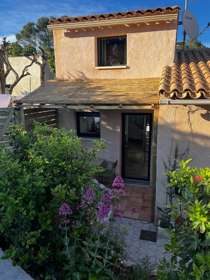 Gîte Lumineux Au Calme, Proche Village Provençal - Tourtour