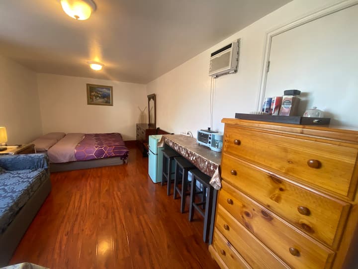 Newly Remodeled Hiltop Priv. Entrance 65” Smart Tv - West Covina, CA