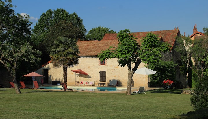 Maison De Famille Les Charmes - Tournus