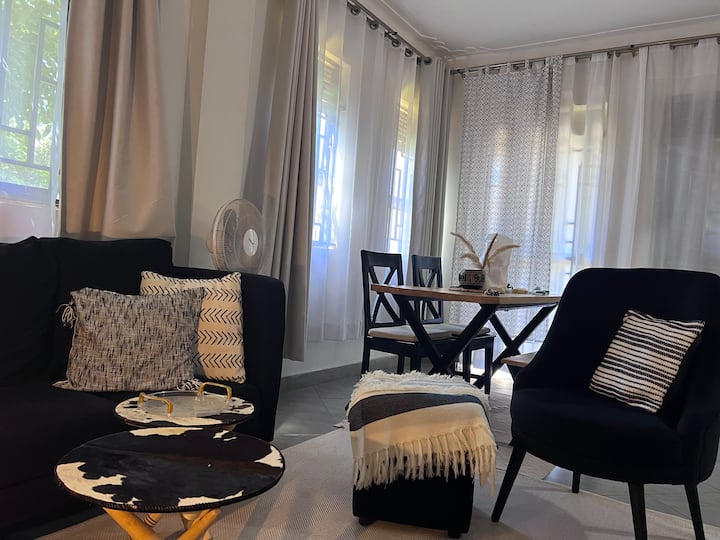 Charming 2br Apt Near Acacia Mall And Kololo - Kampala