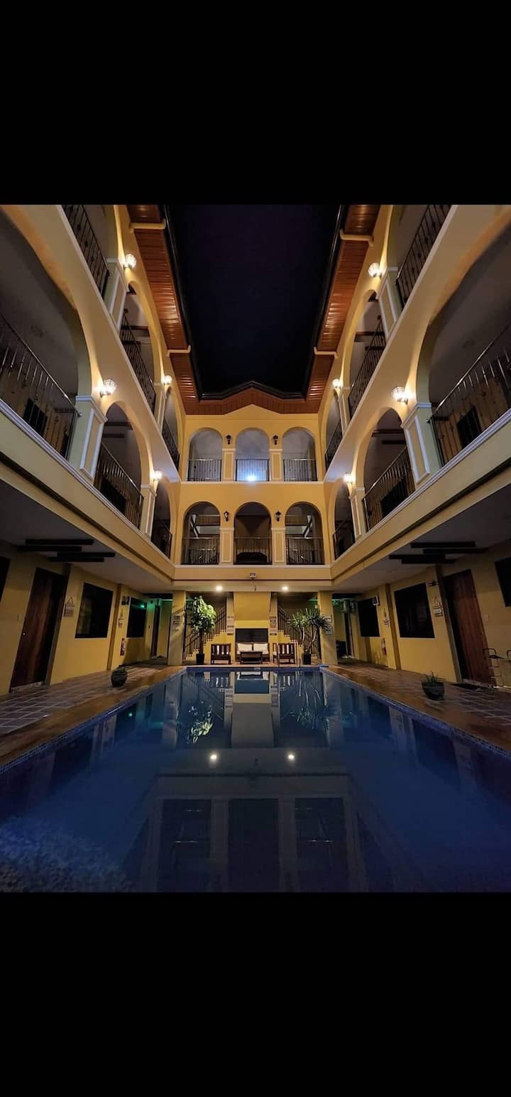 Pool, Netflix, Near Clark, Sm, Smx & Walking St. - Angeles