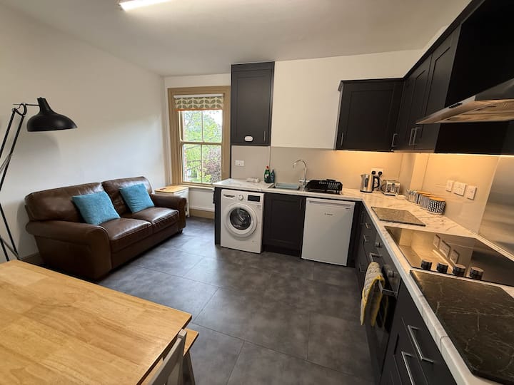 Spacious Worcester Apartment With Self-check-in - Worcester, UK