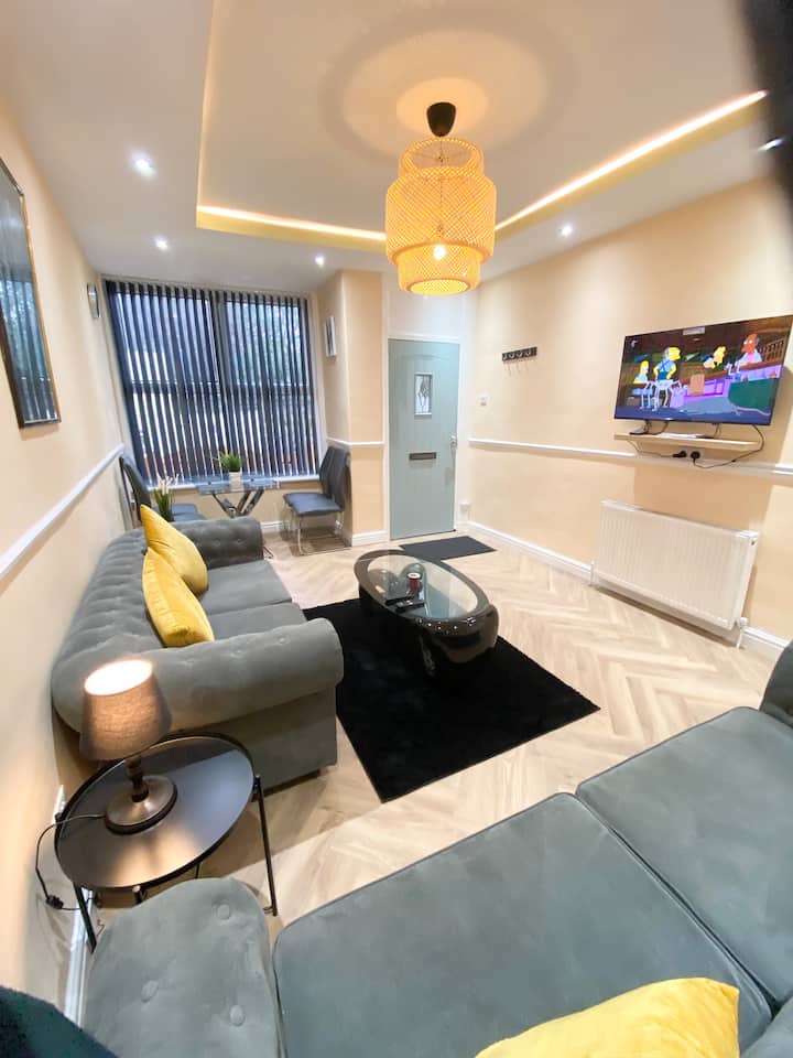 *St James Residence* City Centre - Seacroft - Leeds