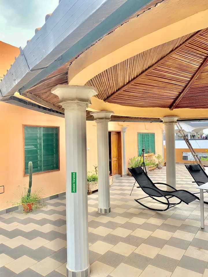 2 Zi Wo Mit Riesiger Terrasse - Cotonou