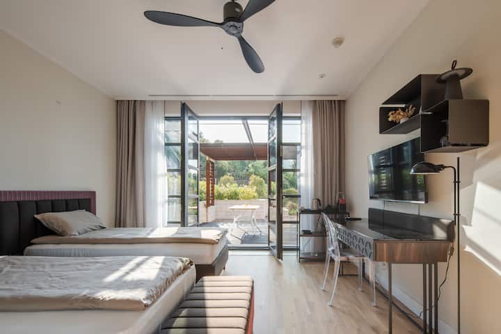 Maestro 1 Bycontinuum Waterfront - Montenegro