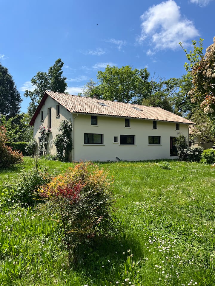 L'atelier De René, Terrain 10min De Bergerac - Dordogne