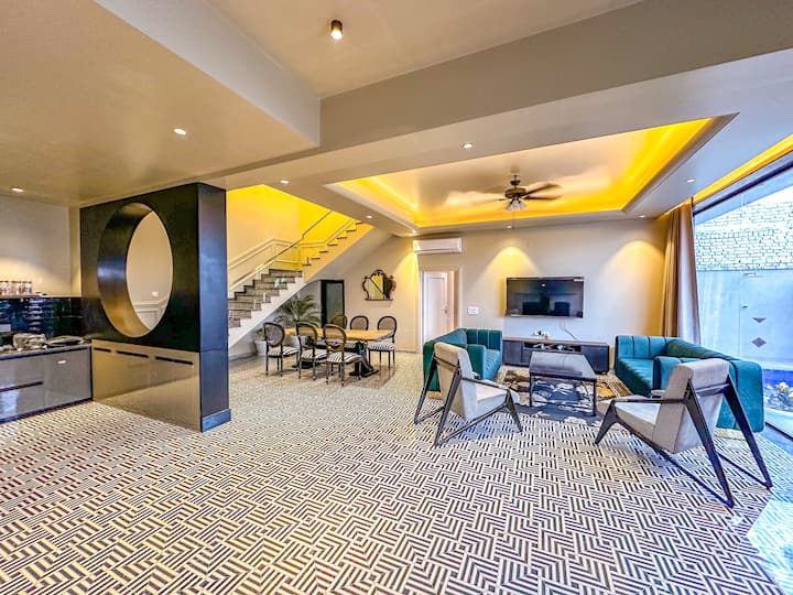 Aero Breeze 001 / 3bhk Pool Villa / Runway View - Jaipur