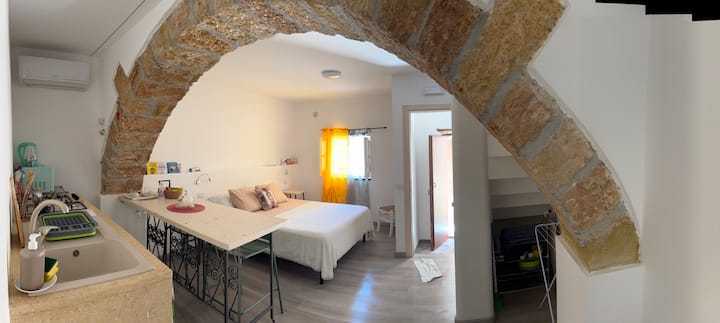 Canonica Dimore Arco Monolocale In Centro Duomo - Cefalù