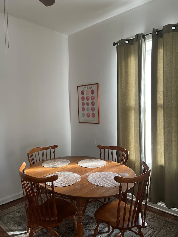 Quiet Trailside Home | Dead-end St • Near Ku Med - Kansas City, KS