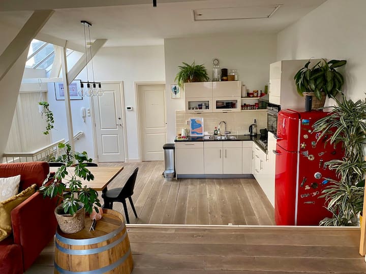 Top Floor Apartment - Canal Views - Amsterdam