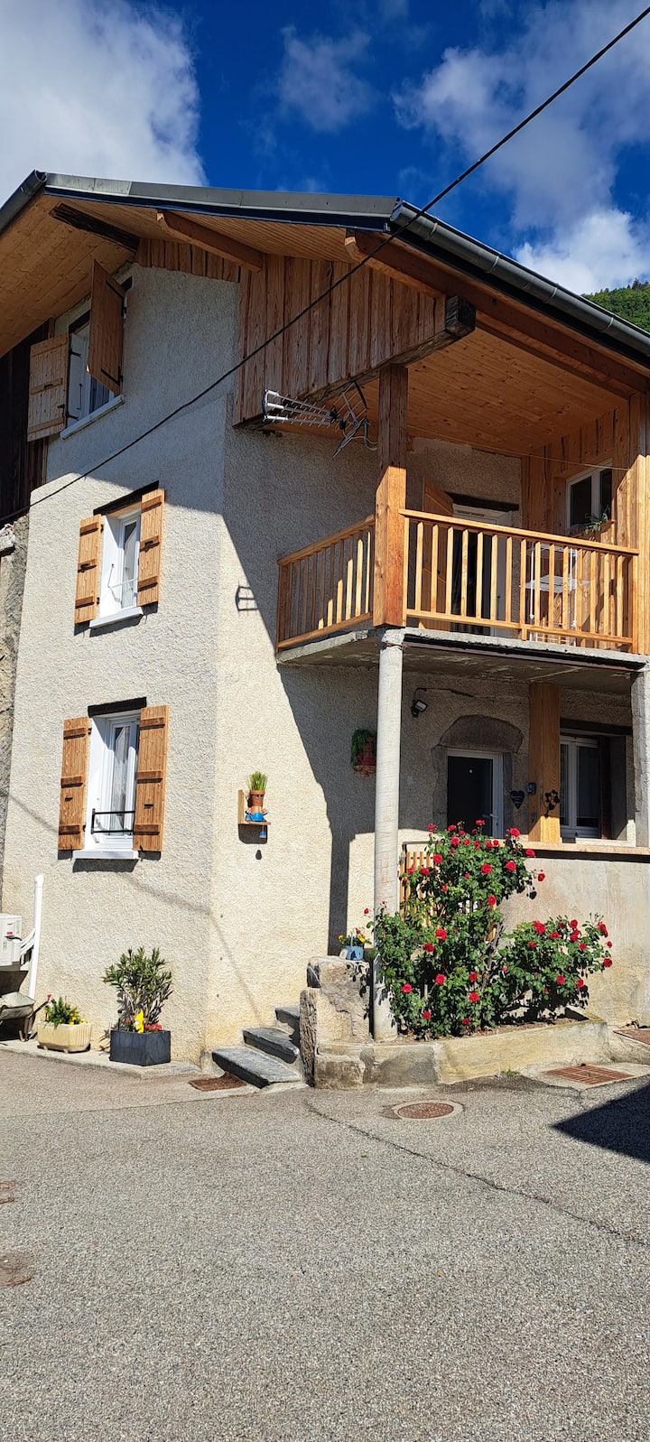 "La Source Du Bonheur "Maison Entièrement Rénovée - Savoie
